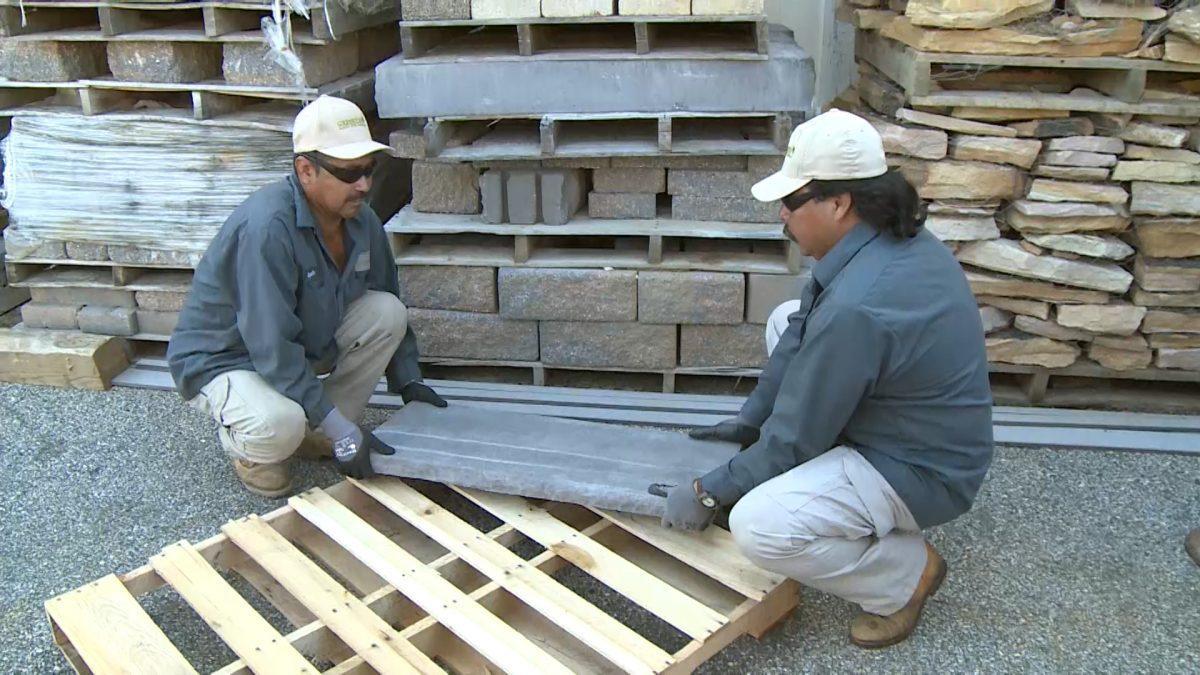 Safe Lifting in Construction Environments: 10 Tips for Businesses