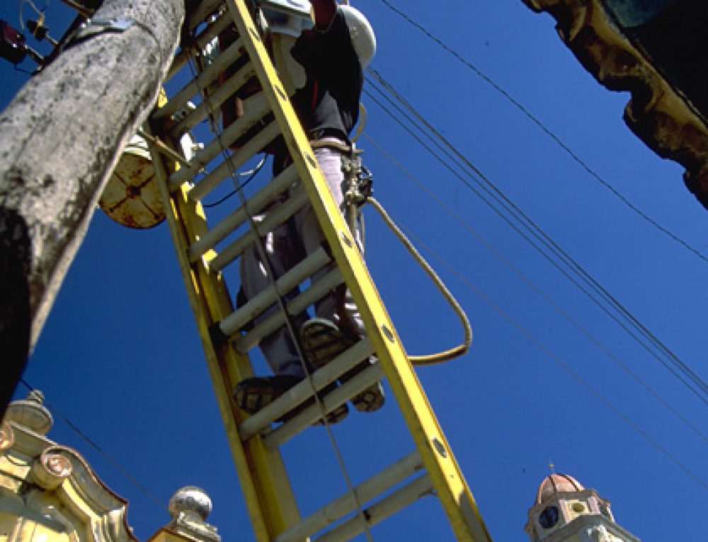 Safe Ladder Use: A Guide to Proper Setup and Techniques