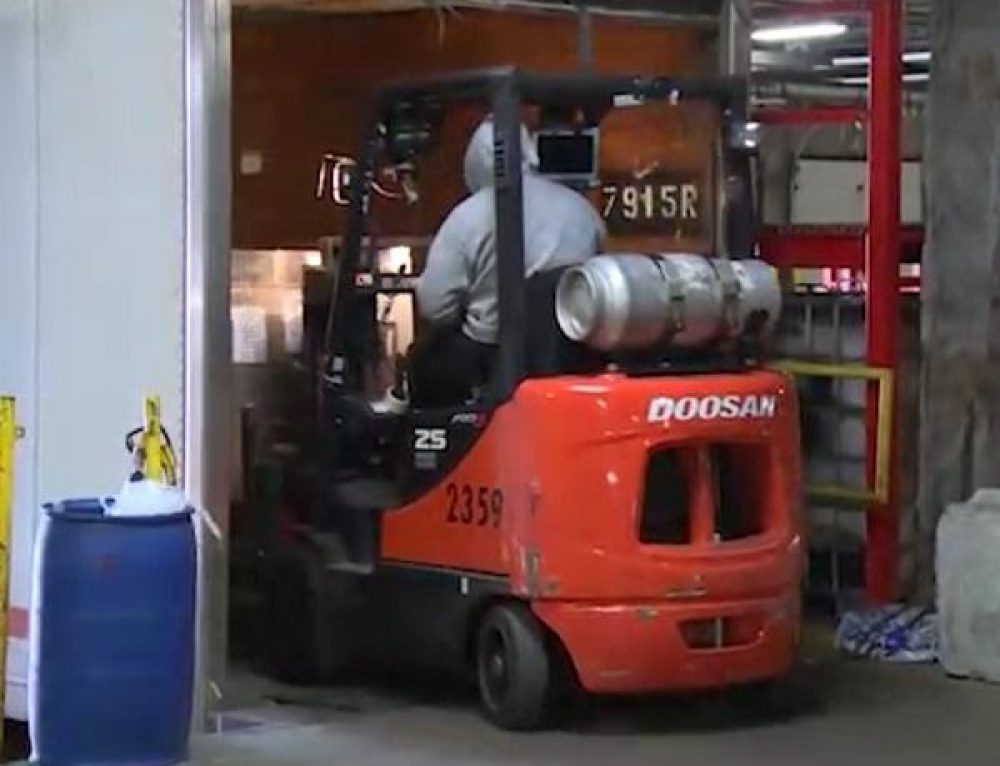 Safe Manual Pallet Jack Operation: How to Prevent Workplace Injuries