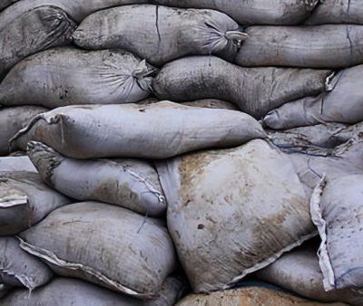 Safe Sandbagging Techniques for Flood Emergencies